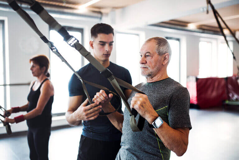 Comment augmenter la force chez les personnes âgées ? - Fit People
